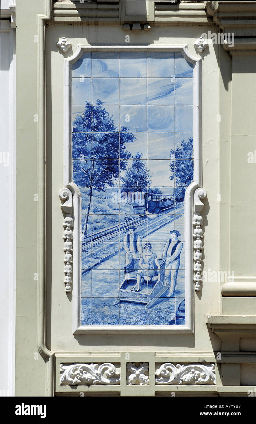 Tiled panel hi-res stock photography and images - Alamy