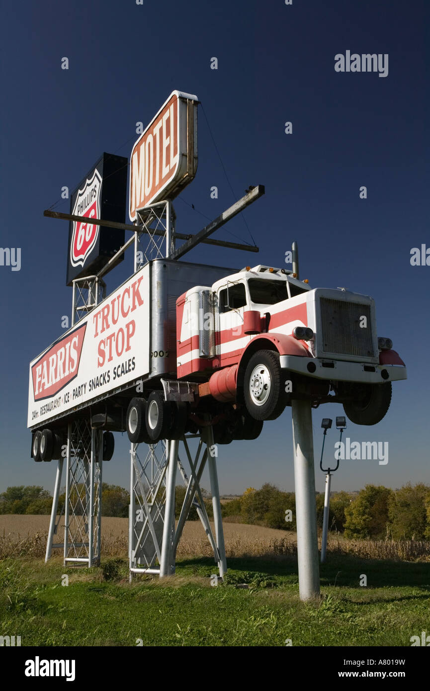 Truck stop sign missouri hi-res stock photography and images - Alamy