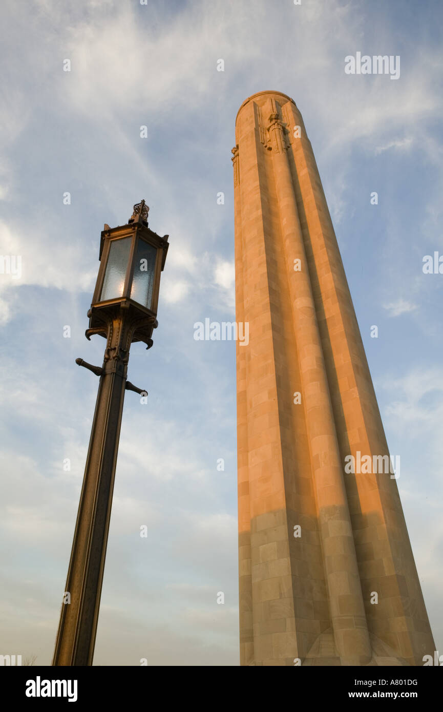 USA, Missouri, Kansas City, Liberty Memorial (WW1 monument) Dawn Stock ...