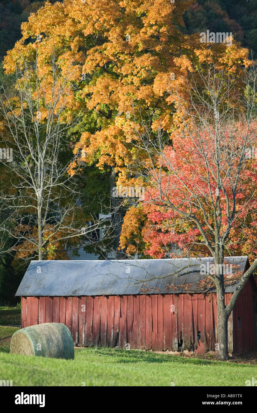 USA, Missouri, Matson: Missouri River Valley, farm and barn Stock Photo ...
