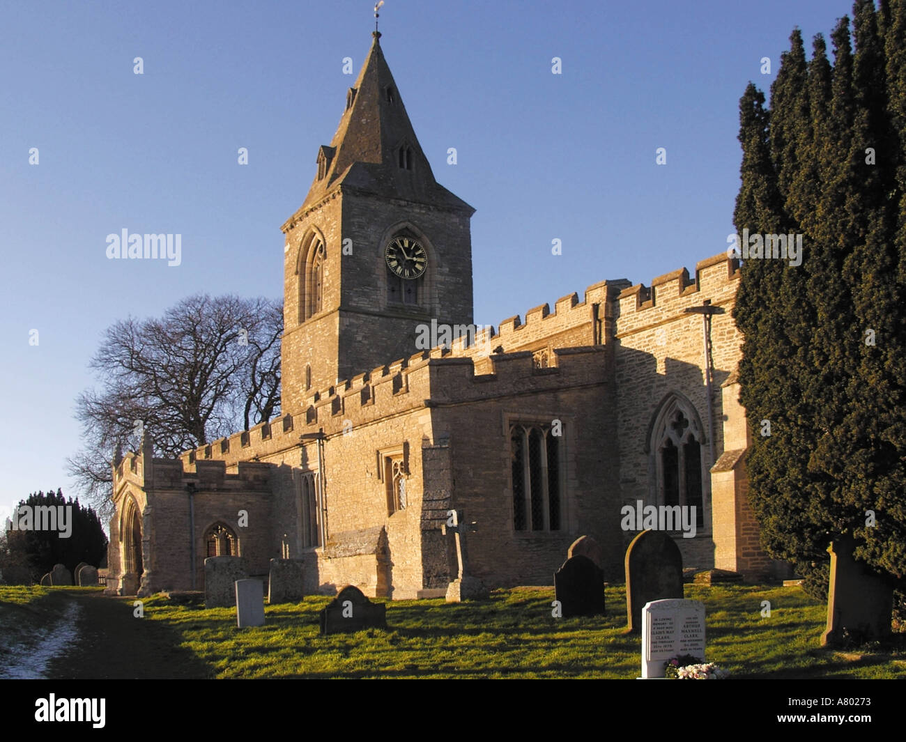 bedfordshire church yelden david martyn hughes Stock Photo - Alamy