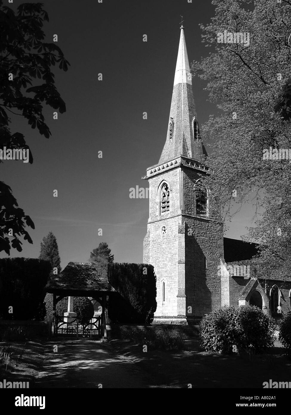 gloucestershire cotswolds lower slaughter church Stock Photo - Alamy