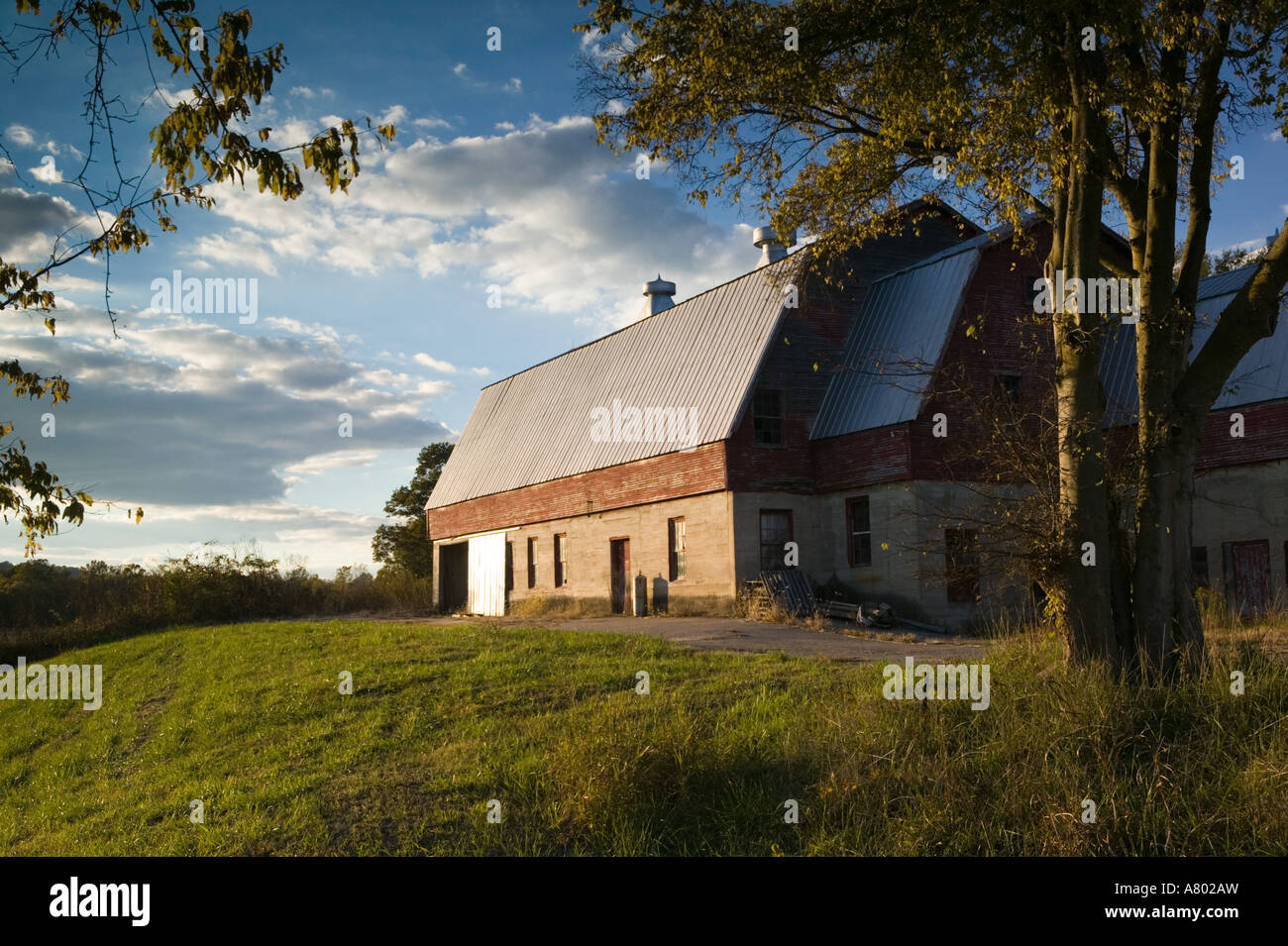 USA, Missouri, Cape Girardeau: Farm View at Sunset Stock Photo - Alamy