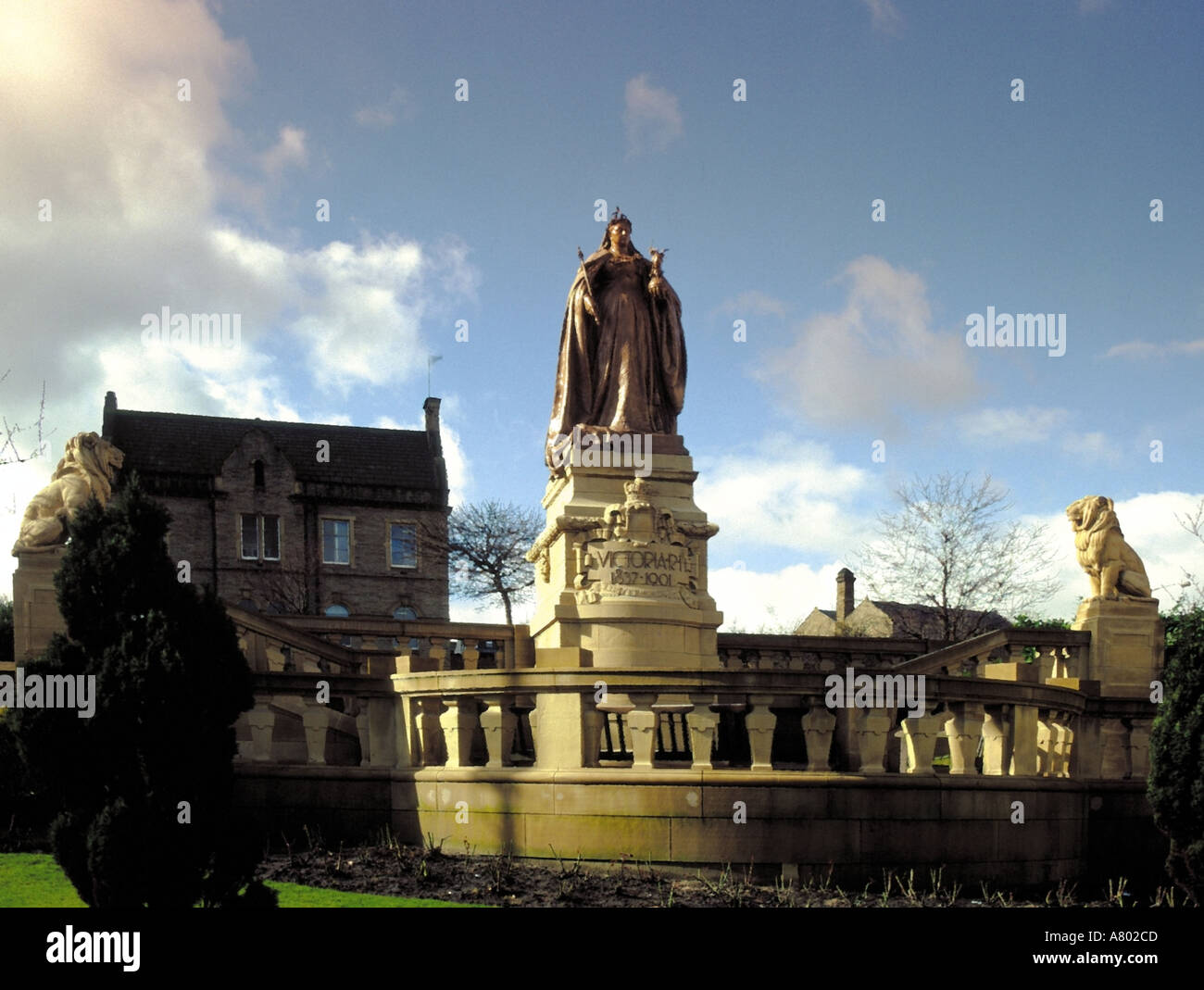 statue of queen victoria bradford town centre yorkshire Stock Photo - Alamy