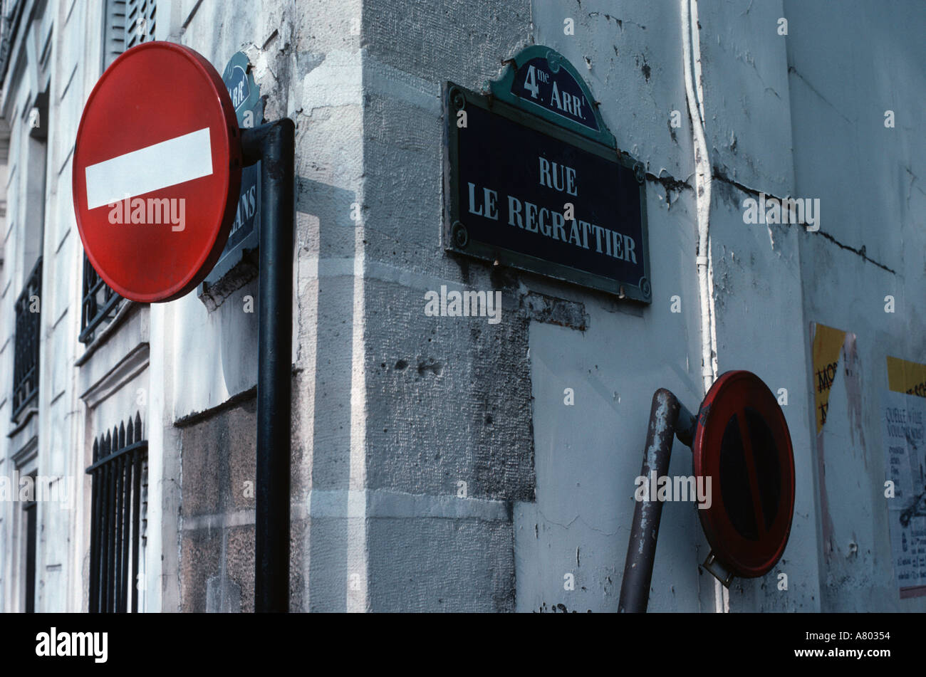 Street signs in Paris Stock Photo - Alamy