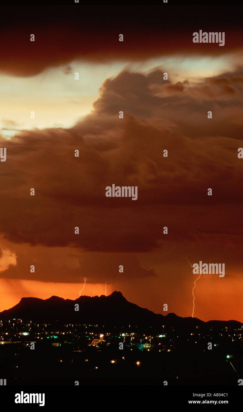 Sunset sky clouds lightning bolts hi-res stock photography and images ...