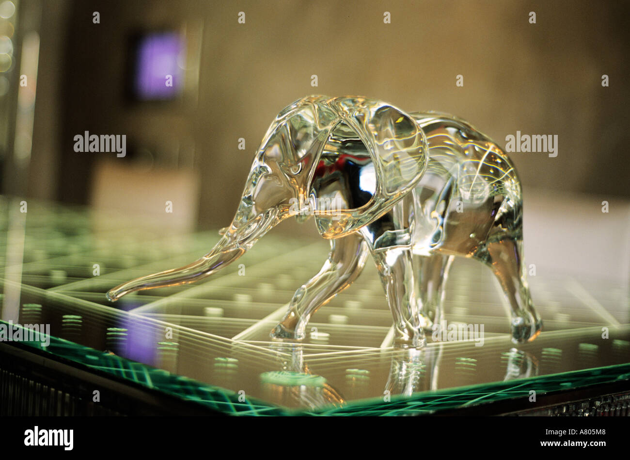 Crystal sculpture paris hi-res stock photography and images - Alamy