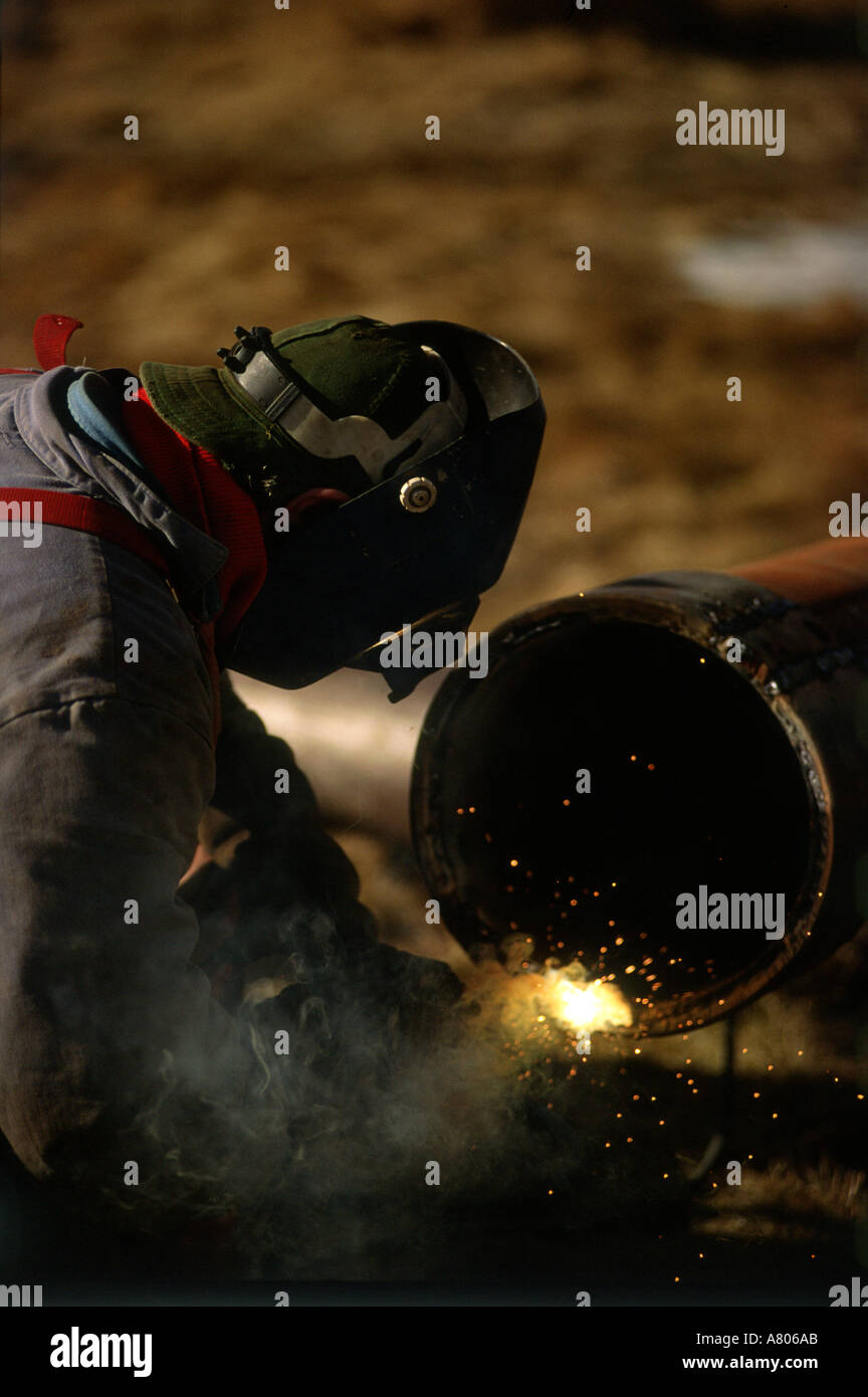 Cutting heavy pipe hi-res stock photography and images - Alamy
