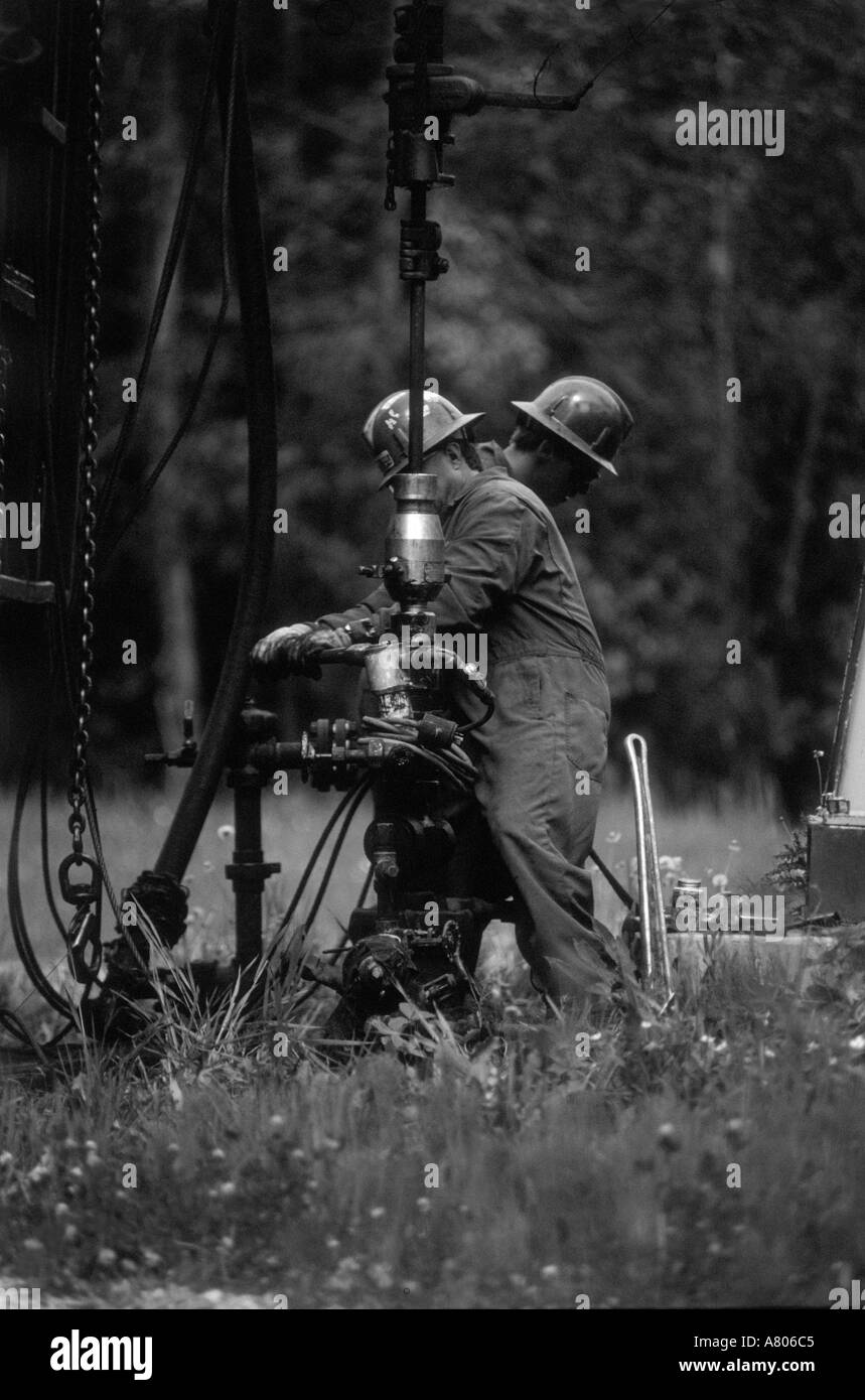 Service rig hi-res stock photography and images - Alamy