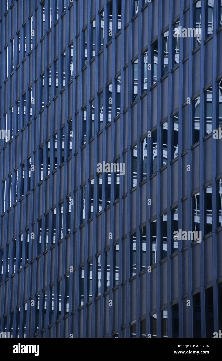 Black glass building hi-res stock photography and images - Alamy