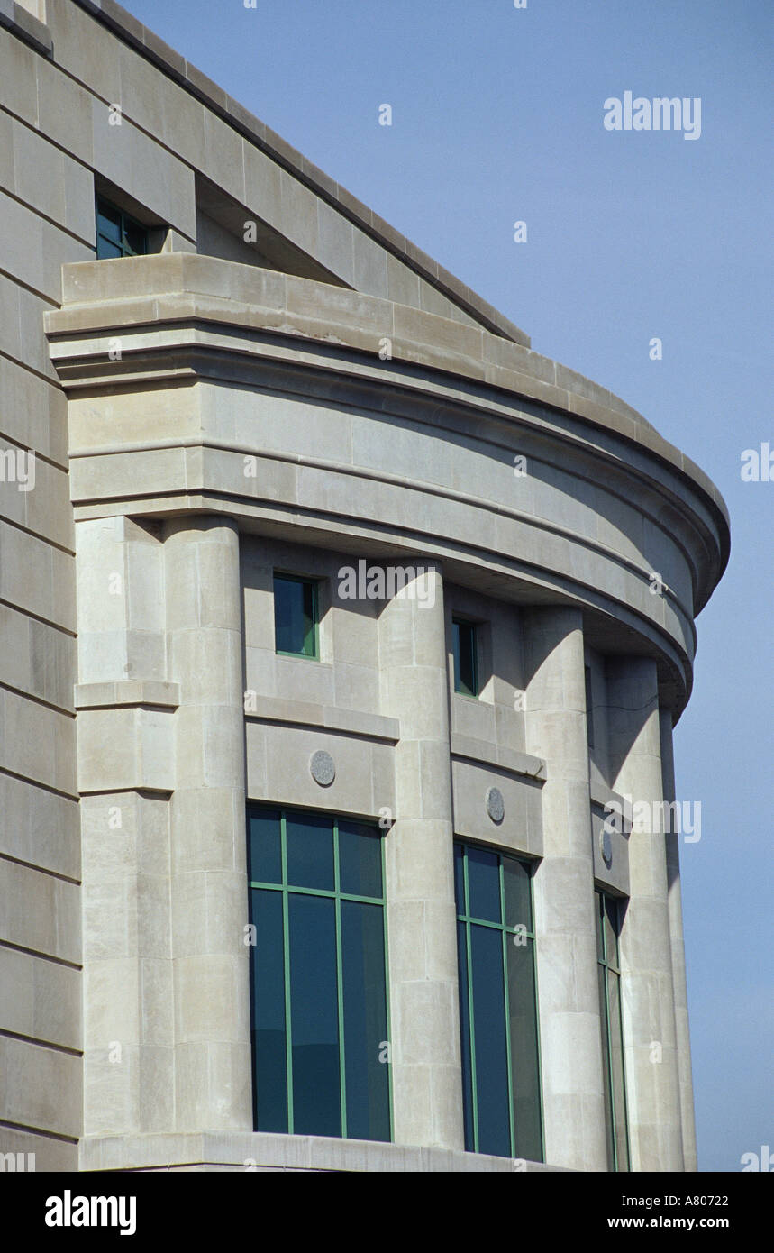 Diagonal columns strength hi-res stock photography and images - Alamy