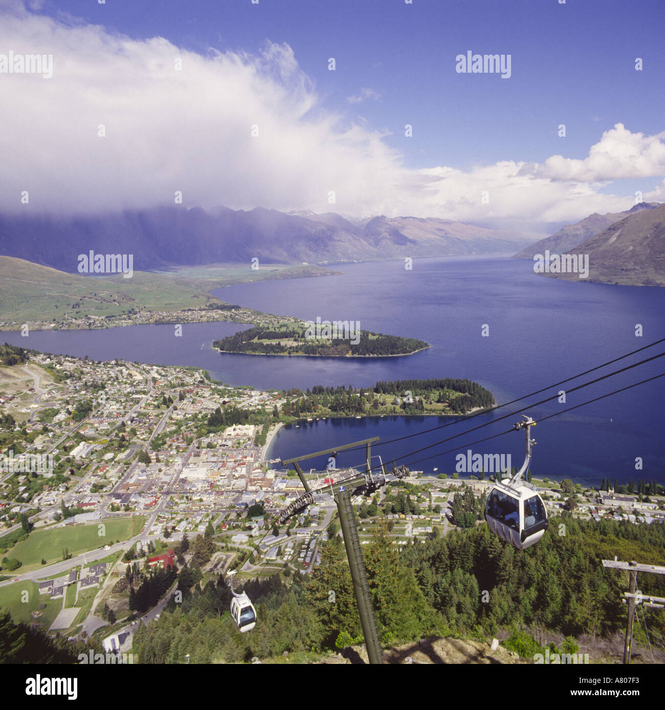 Queenstown mountain ranges hi-res stock photography and images - Alamy