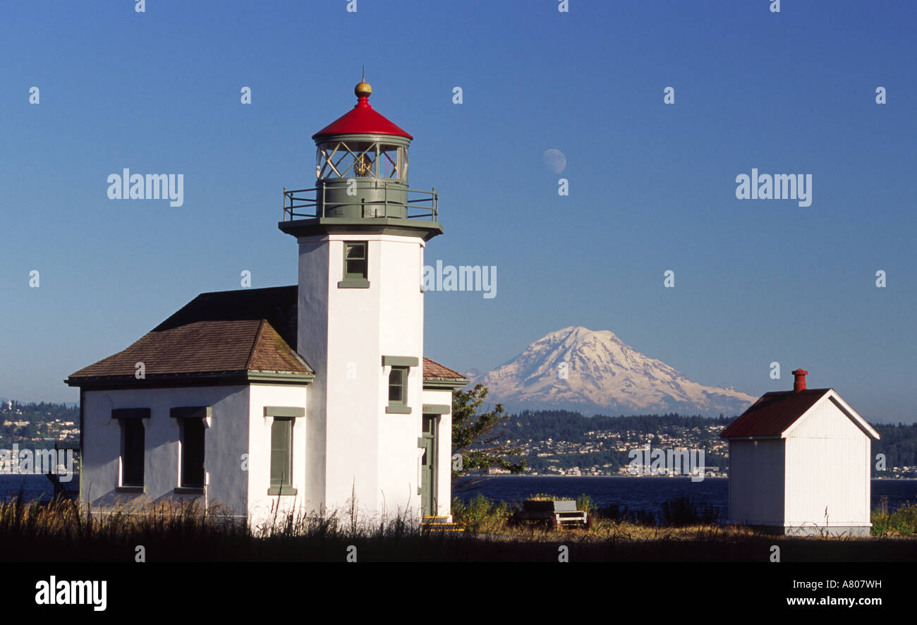 USA, Washington, Vashon Island. Point Robinson lighthouse, built 1915 ...