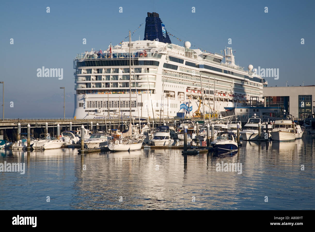 Seattle pier 66 cruise hi-res stock photography and images - Alamy