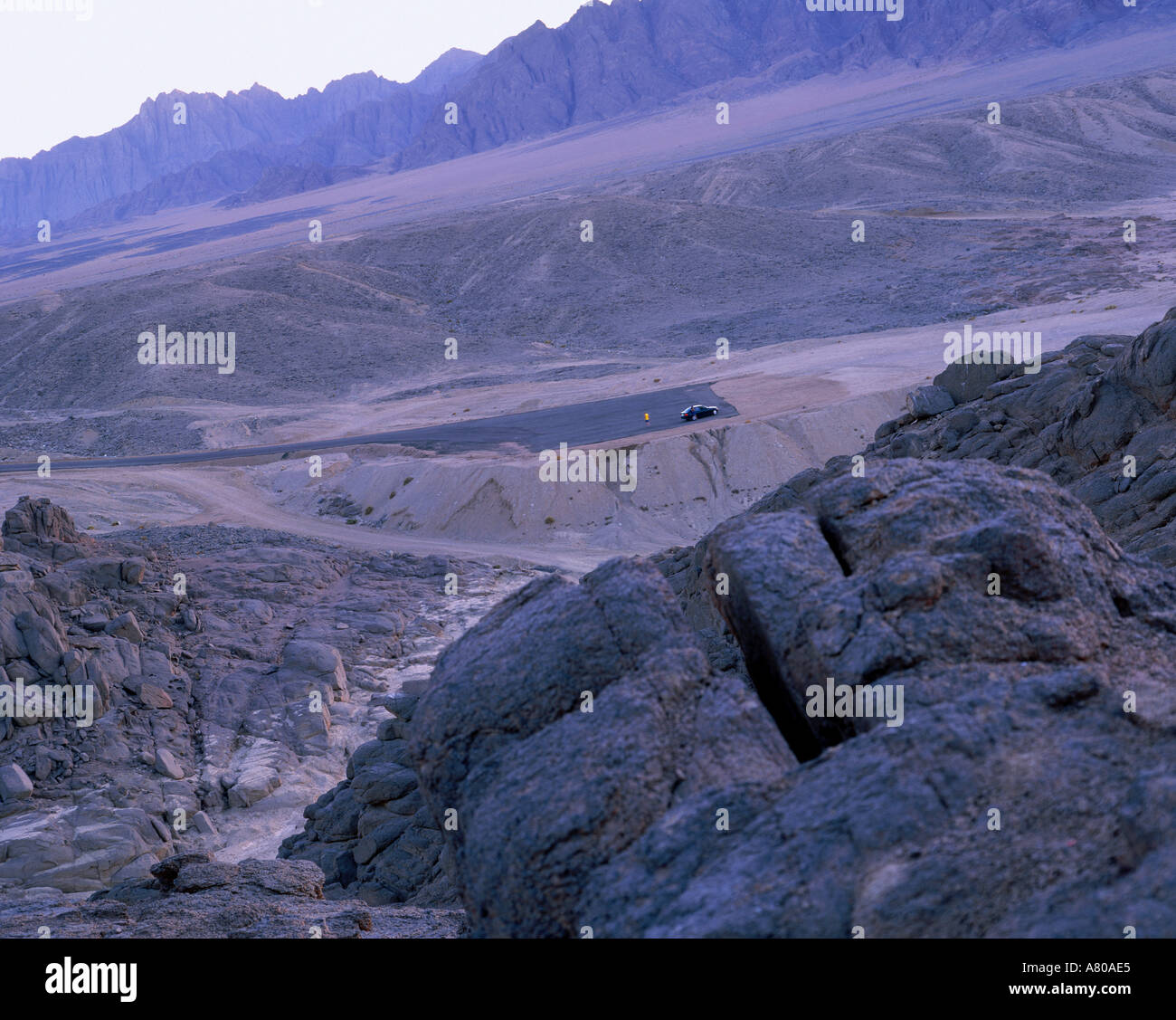 Dead end car hi-res stock photography and images - Alamy