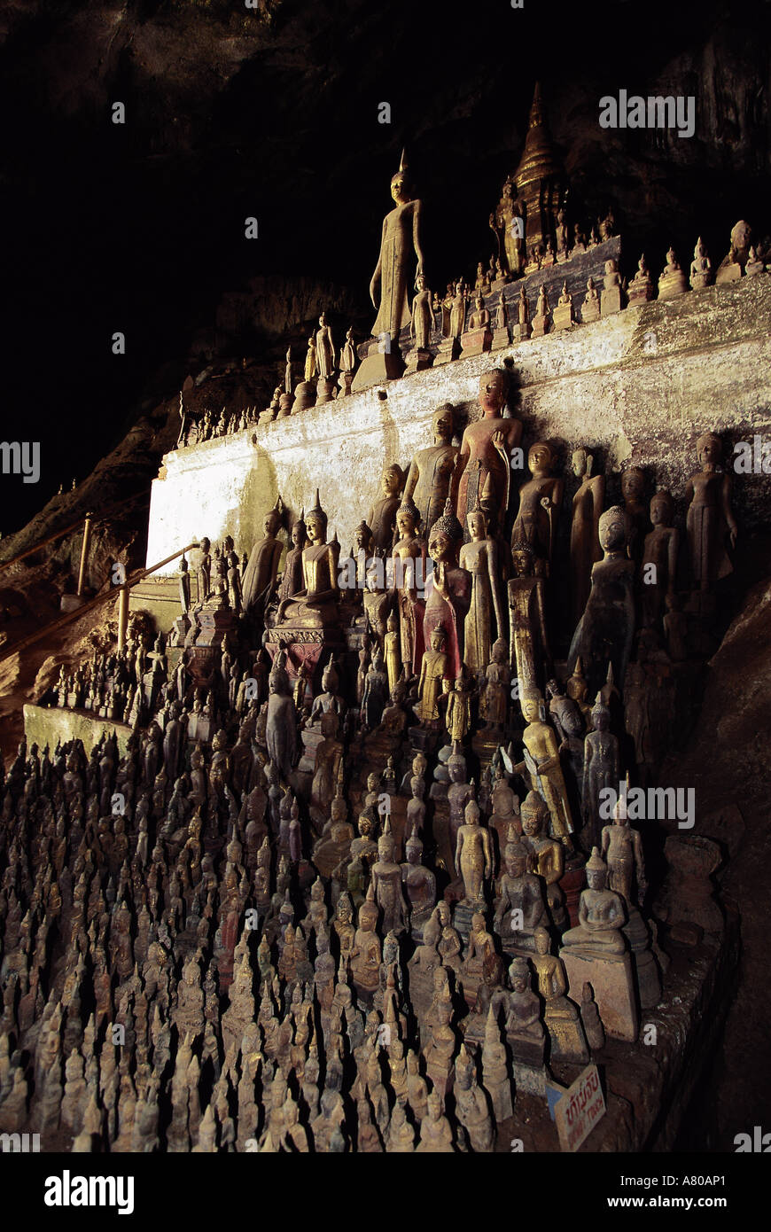 Laos, Tham Ting cave contains more 35 000 statues of Buddha Stock Photo ...