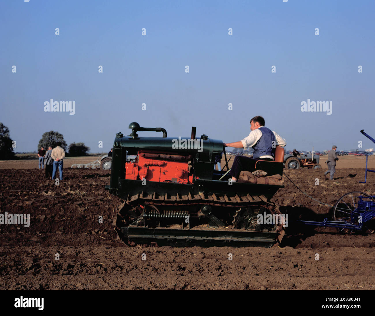 International crawler tractor hi-res stock photography and images - Alamy