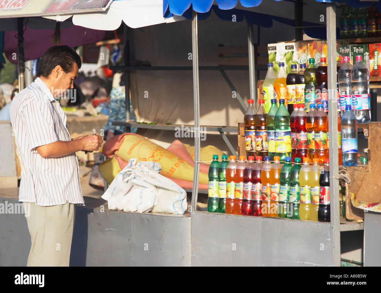 Pop up market stand hi-res stock photography and images - Alamy
