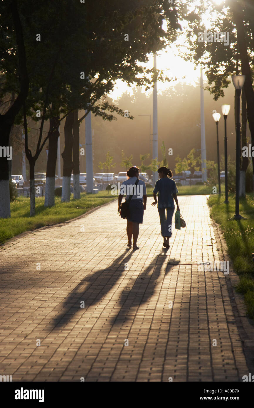 Women walking path silhouette hi-res stock photography and images - Alamy