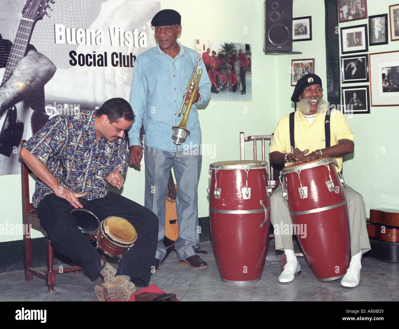 Salsa band hi-res stock photography and images - Alamy