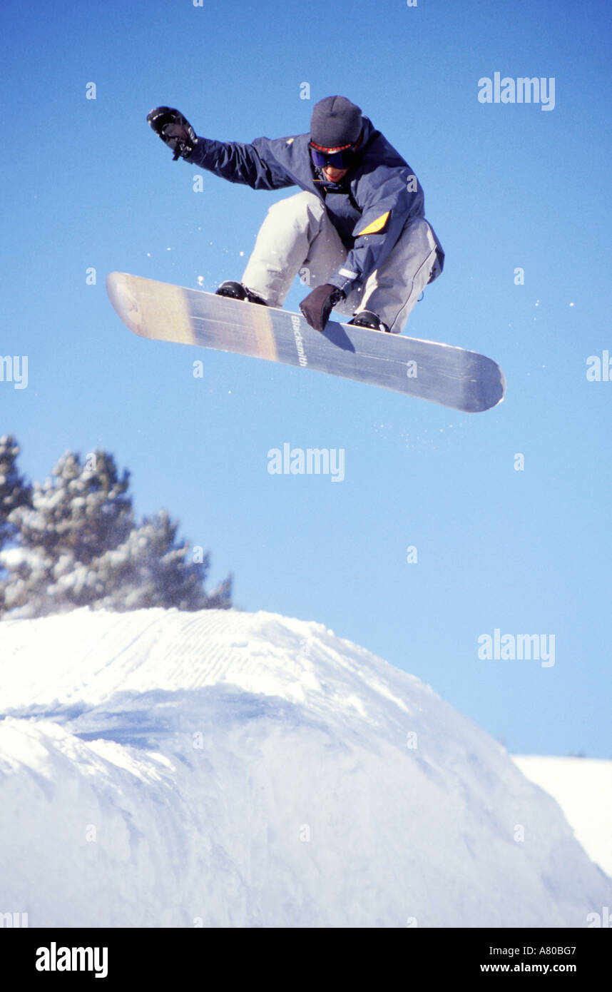 Snowboard half pipe hi-res stock photography and images - Alamy