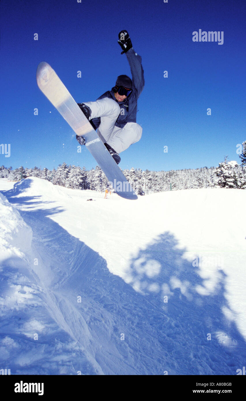 Snowboard half pipe hi-res stock photography and images - Alamy