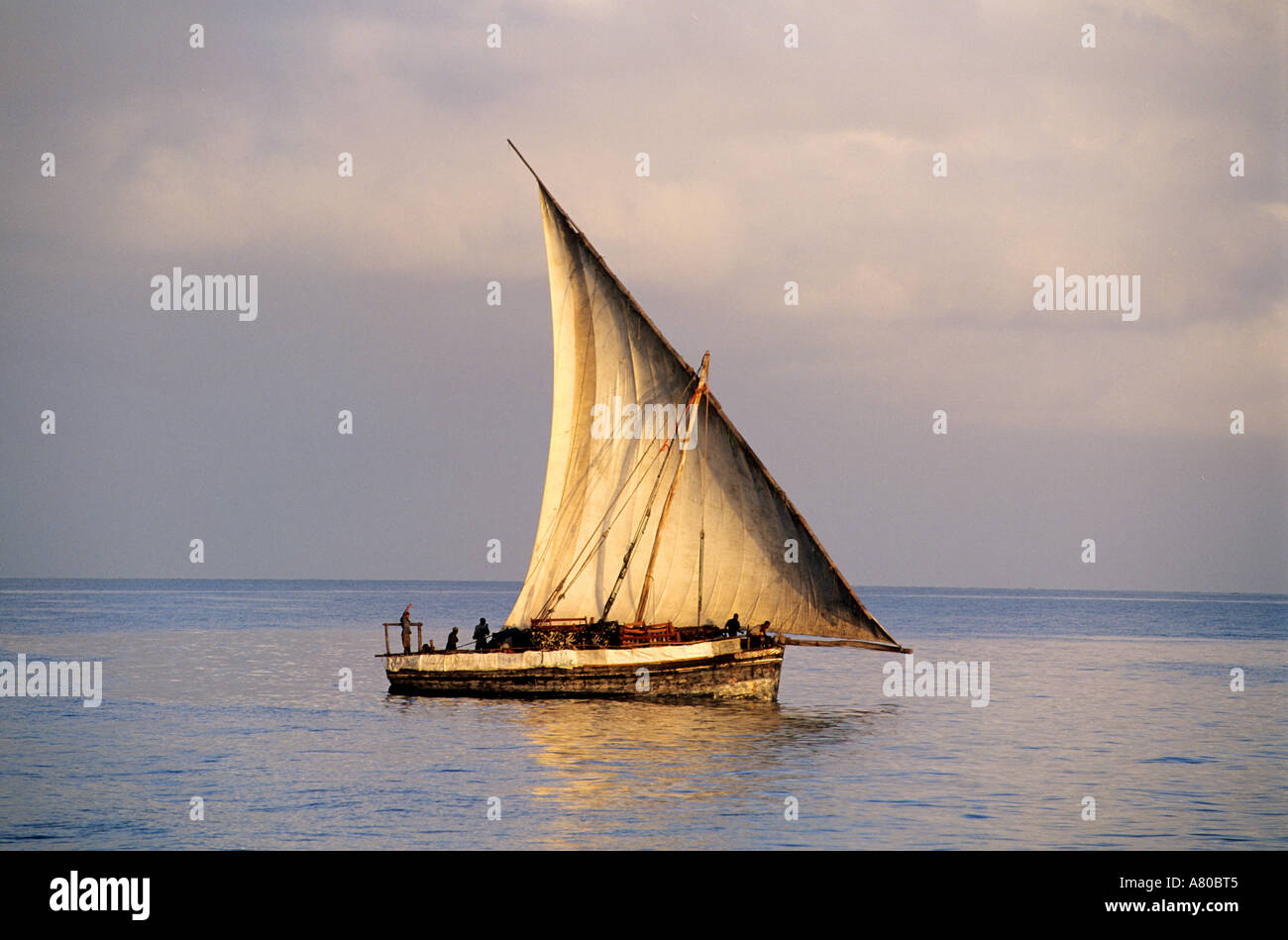 Tanzania, Zanzibar, Dhow (traditionnal boat Stock Photo - Alamy