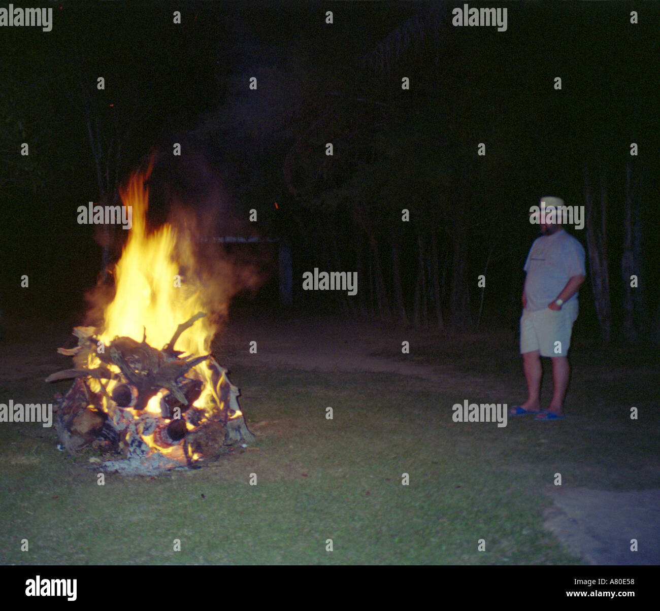 Bonfire man hi-res stock photography and images - Alamy