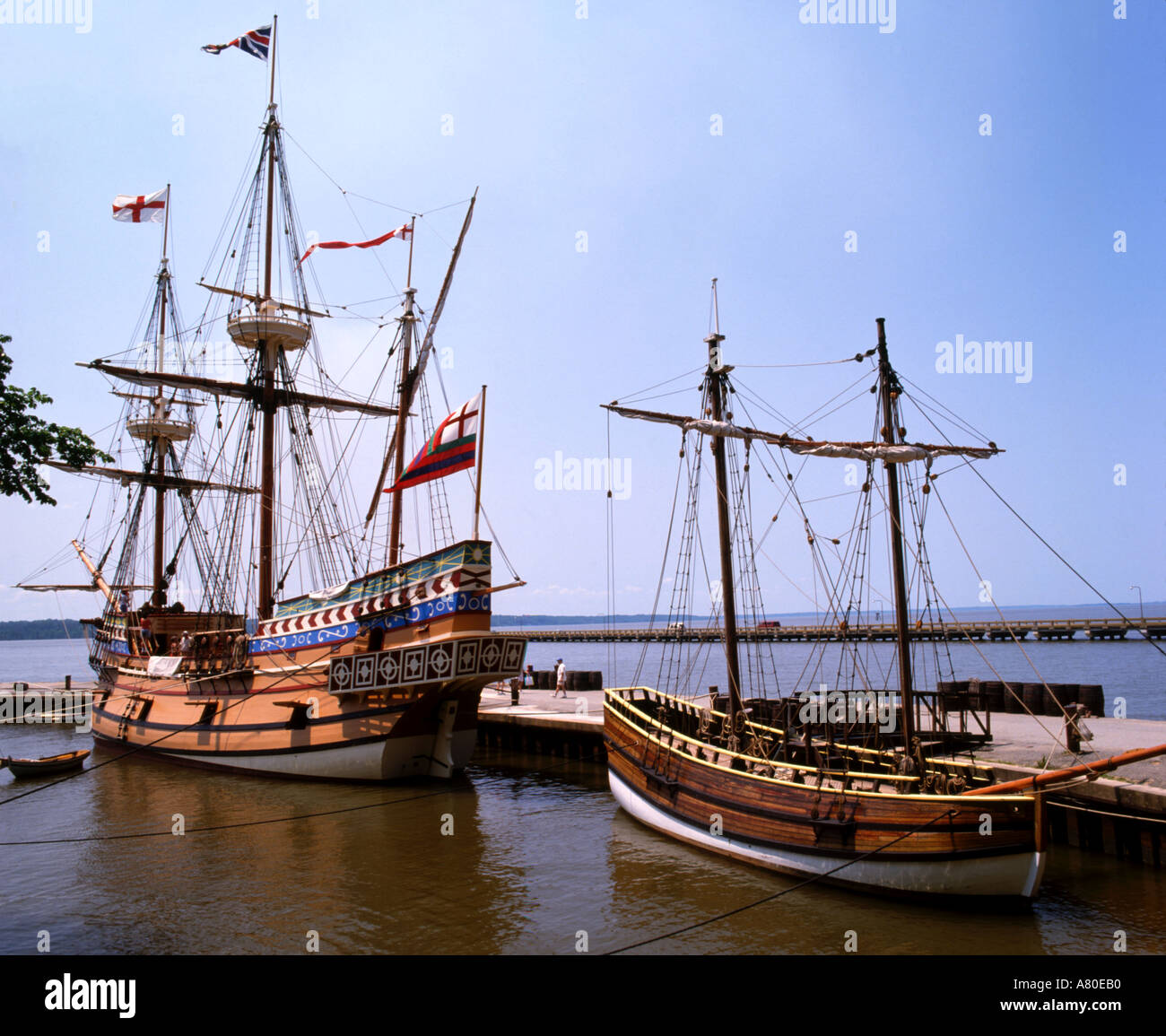 USA Jamestown Colonist Ships Stock Photo - Alamy