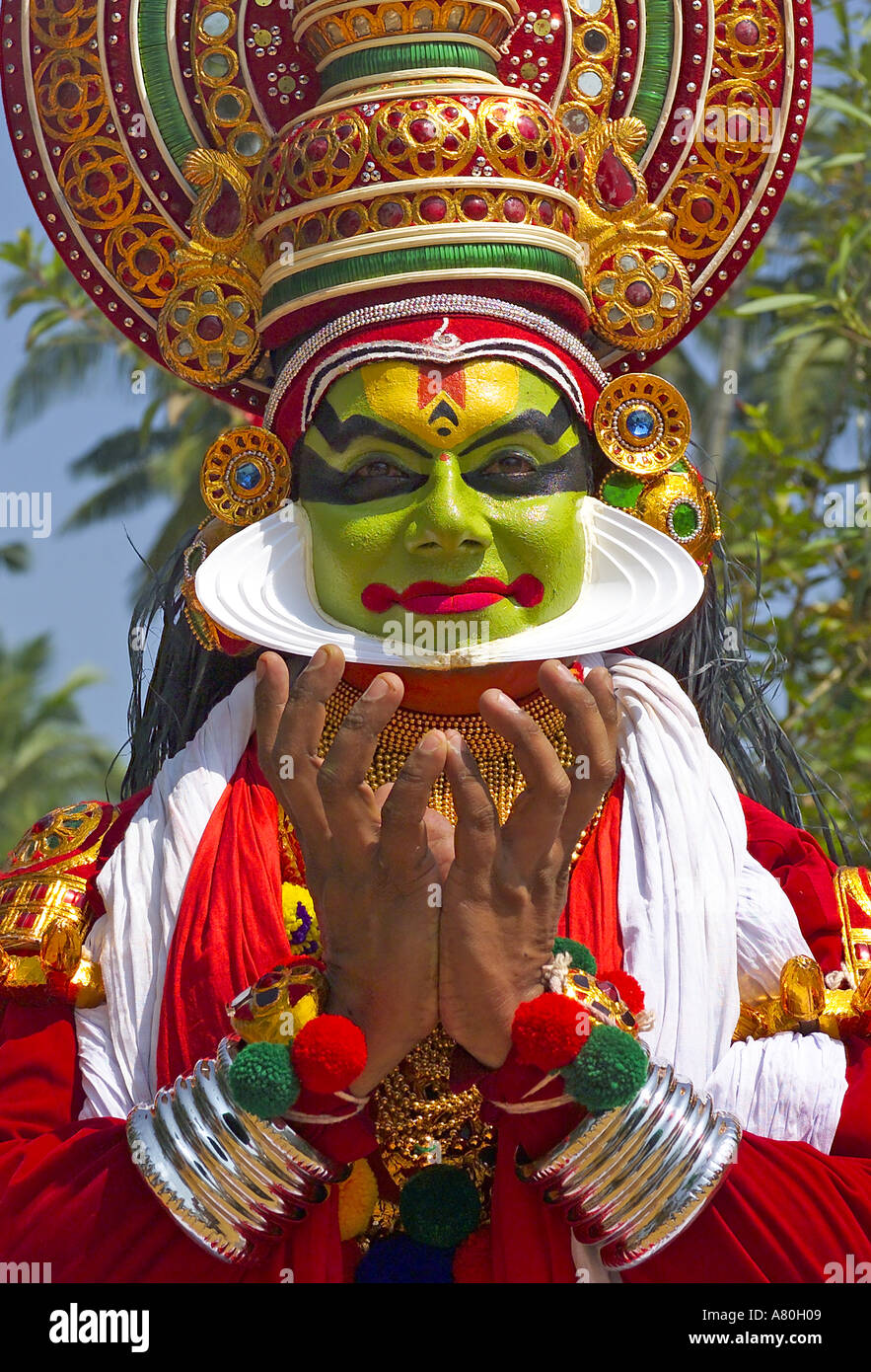 Kerala, Kathakali Dancer Performing Stock Photo - Alamy