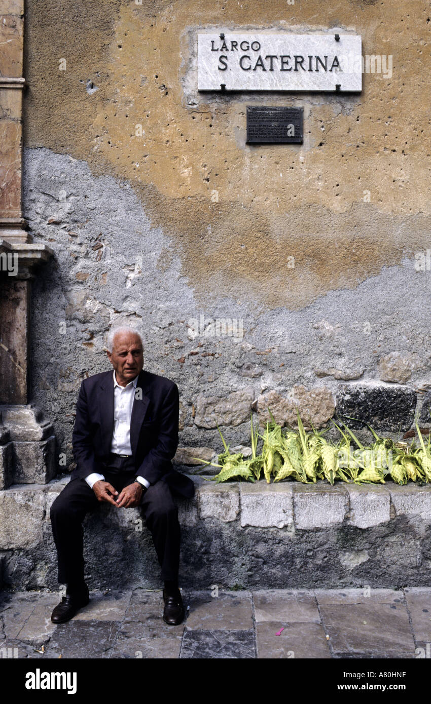 Old italian man hi-res stock photography and images - Alamy
