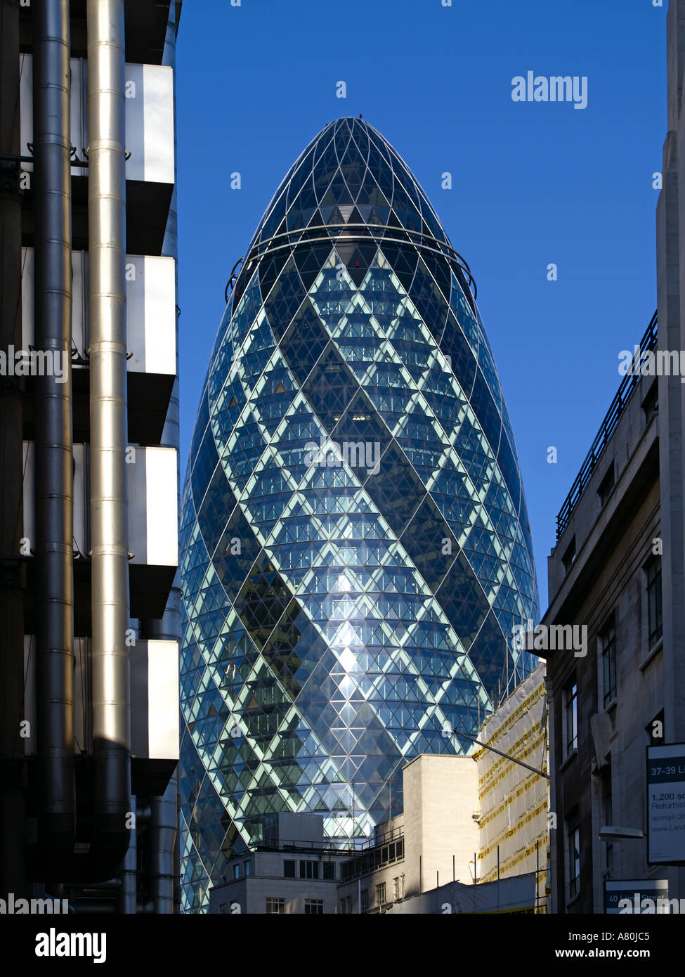 Swiss Re Building (Gherkin Stock Photo - Alamy