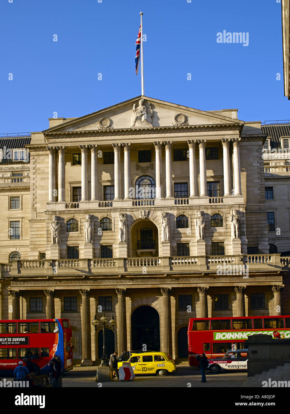 Threadneedle street hi-res stock photography and images - Alamy