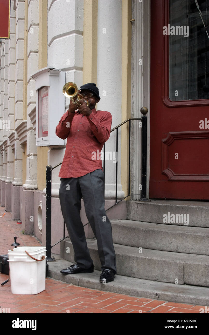 Musician trumpet french quarter hi-res stock photography and images - Alamy