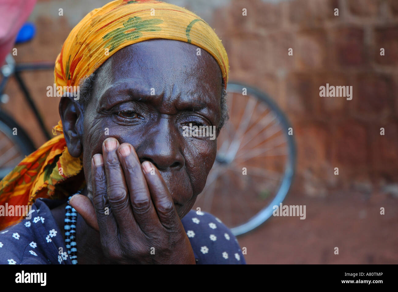 Worried old lady Stock Photo - Alamy