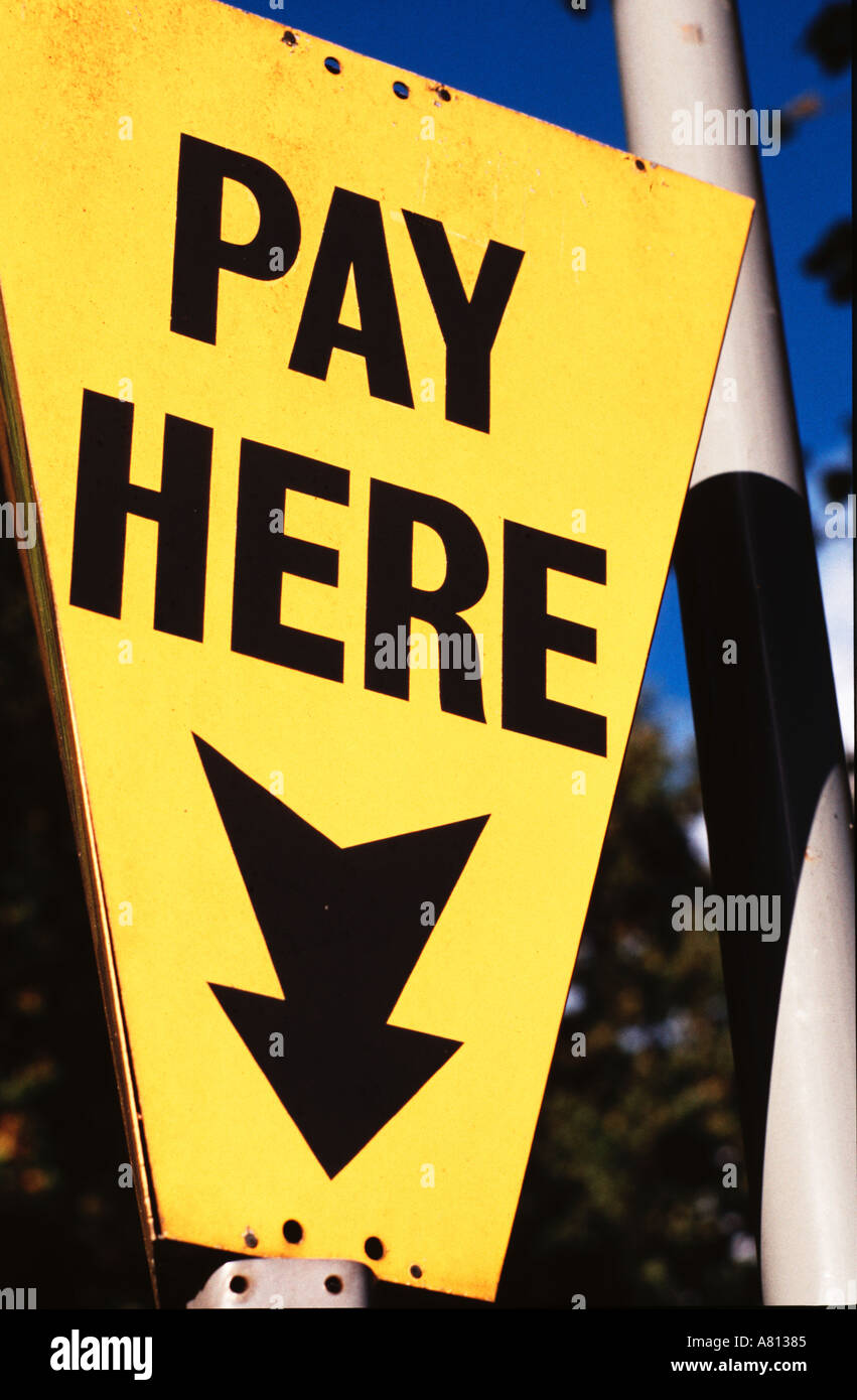 Pay here sign at a car park in the UK Stock Photo - Alamy