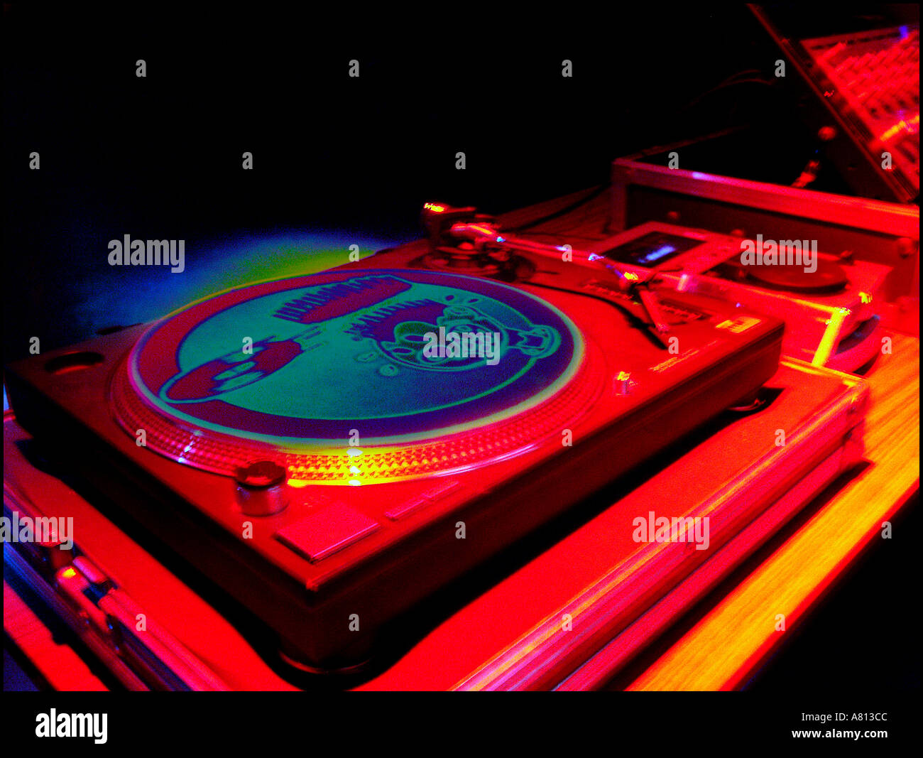 Fast turntable hi-res stock photography and images - Alamy
