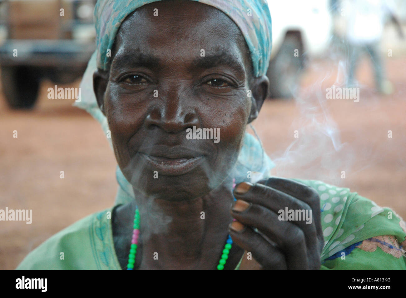 Black african woman smoking hi-res stock photography and images - Alamy