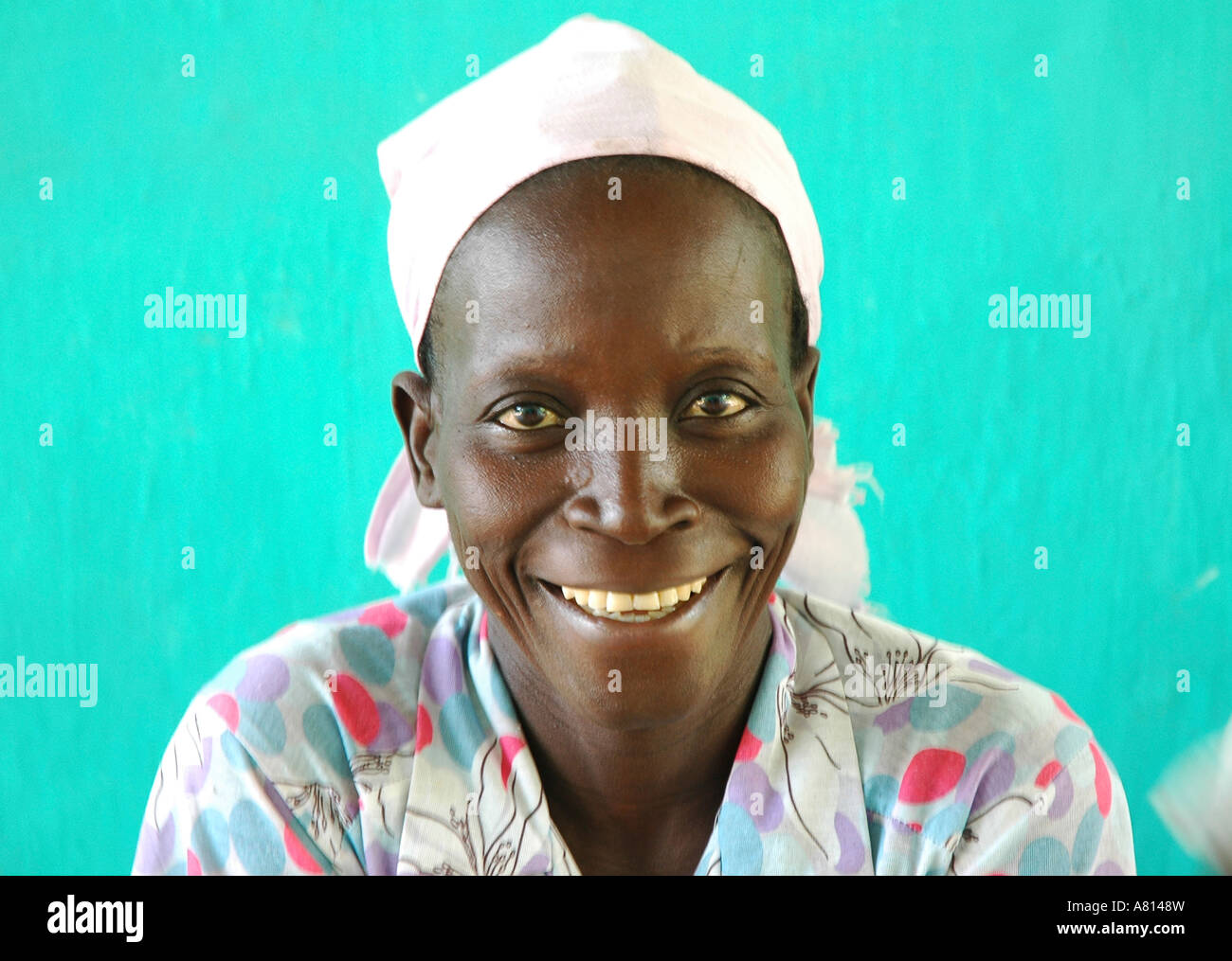 Smiling Sudanese woman Stock Photo - Alamy