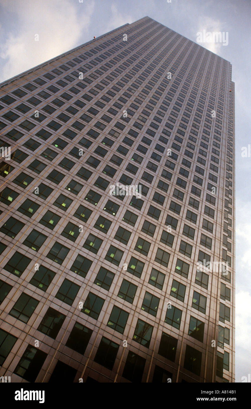 Canary Wharf skyscraper London England UK Stock Photo - Alamy