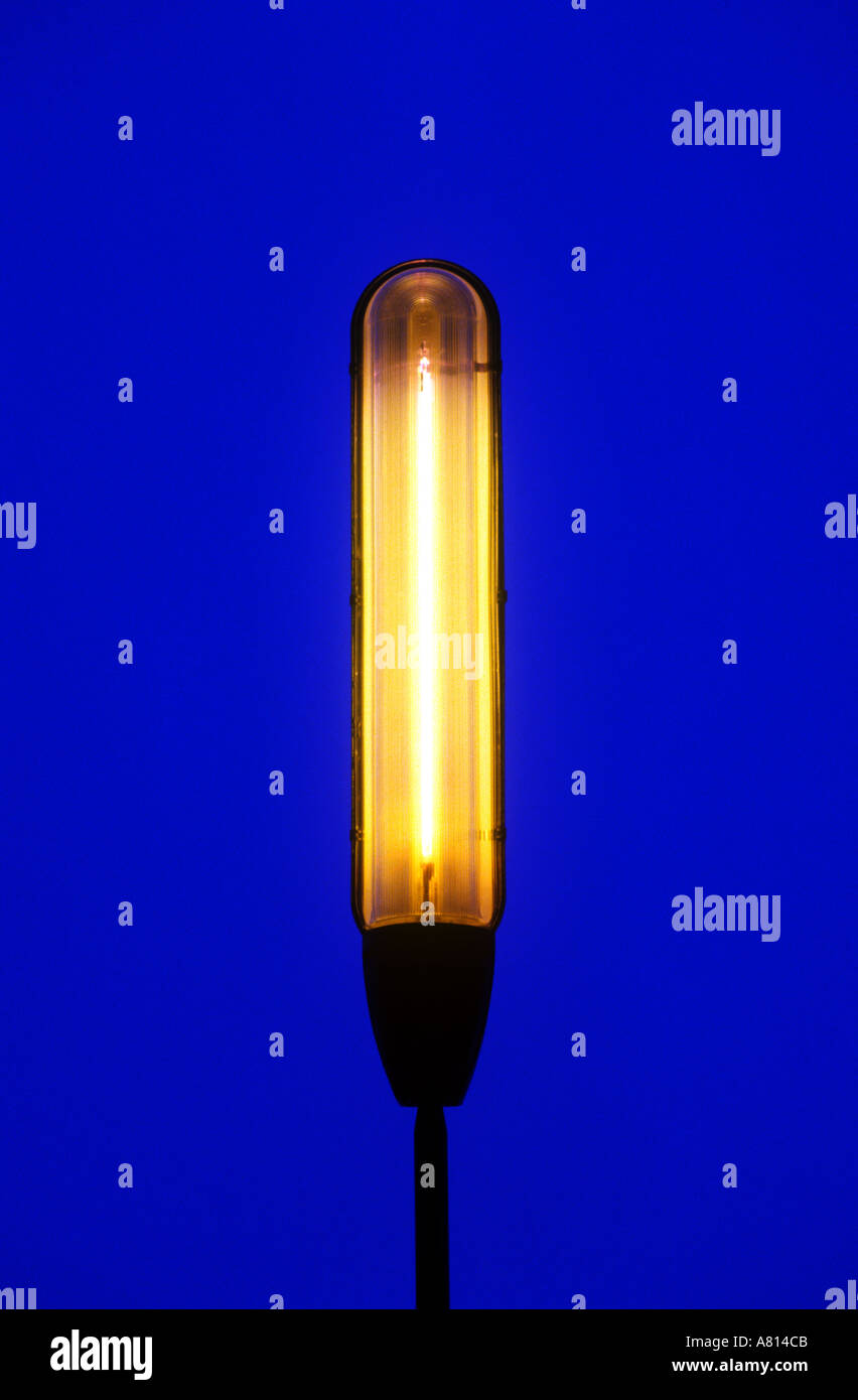 One street light hi-res stock photography and images - Alamy