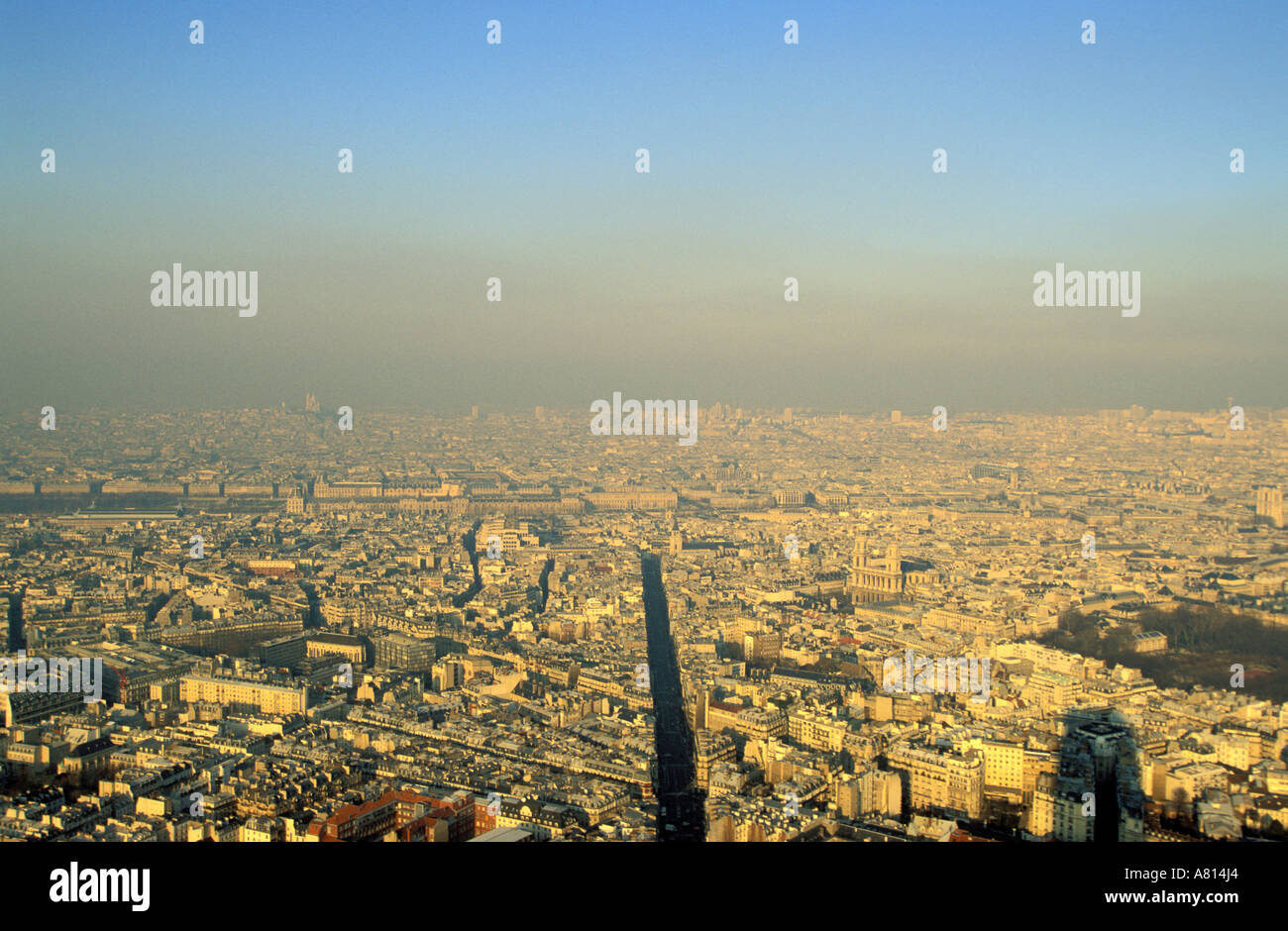France, Paris, high pollution day in the capital Stock Photo - Alamy