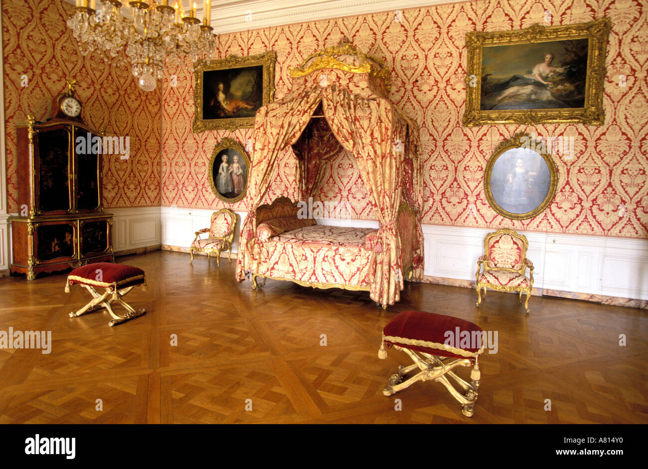 Versailles bedroom hi-res stock photography and images - Alamy