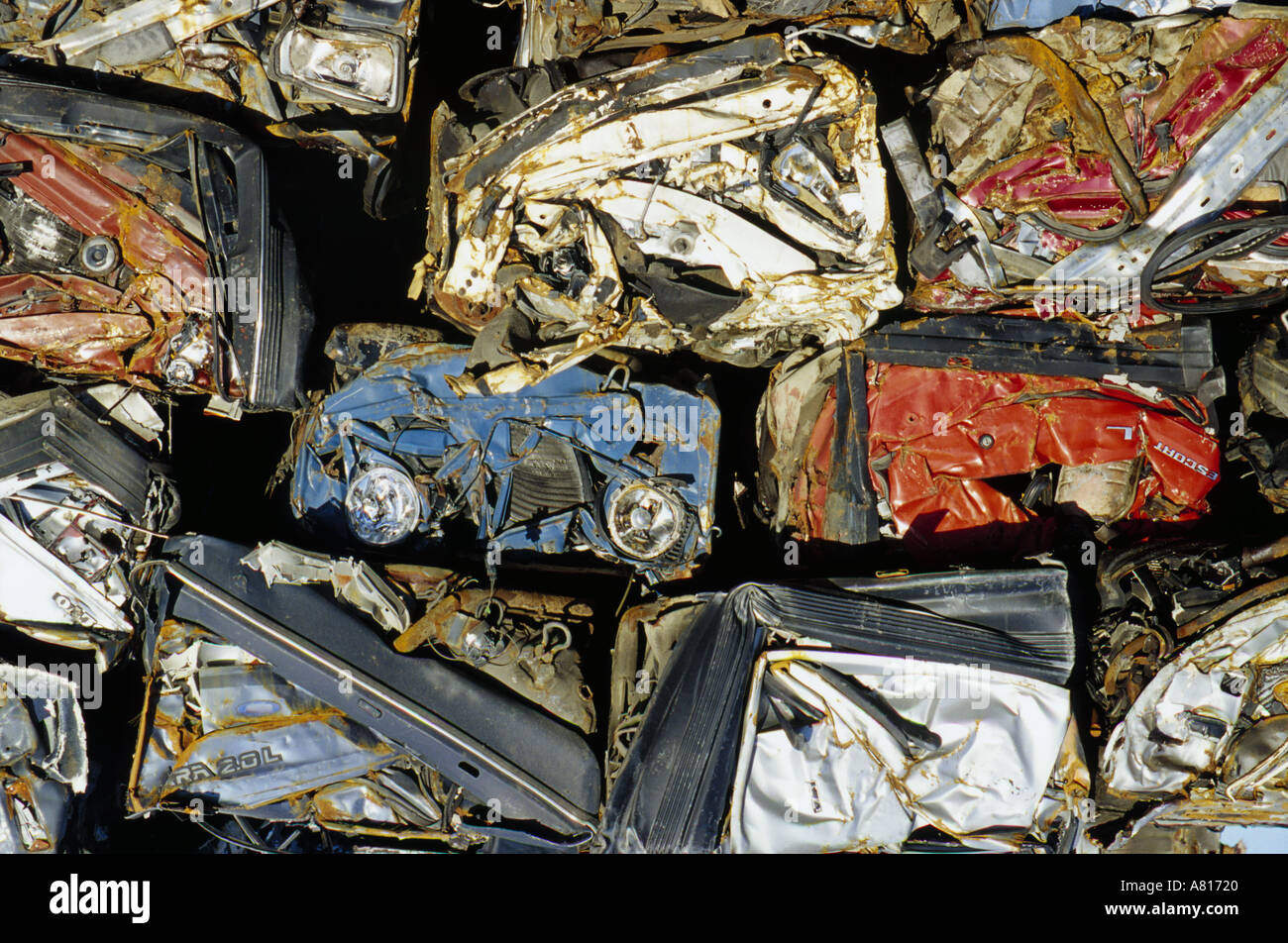 Car crushed into cube hi-res stock photography and images - Alamy