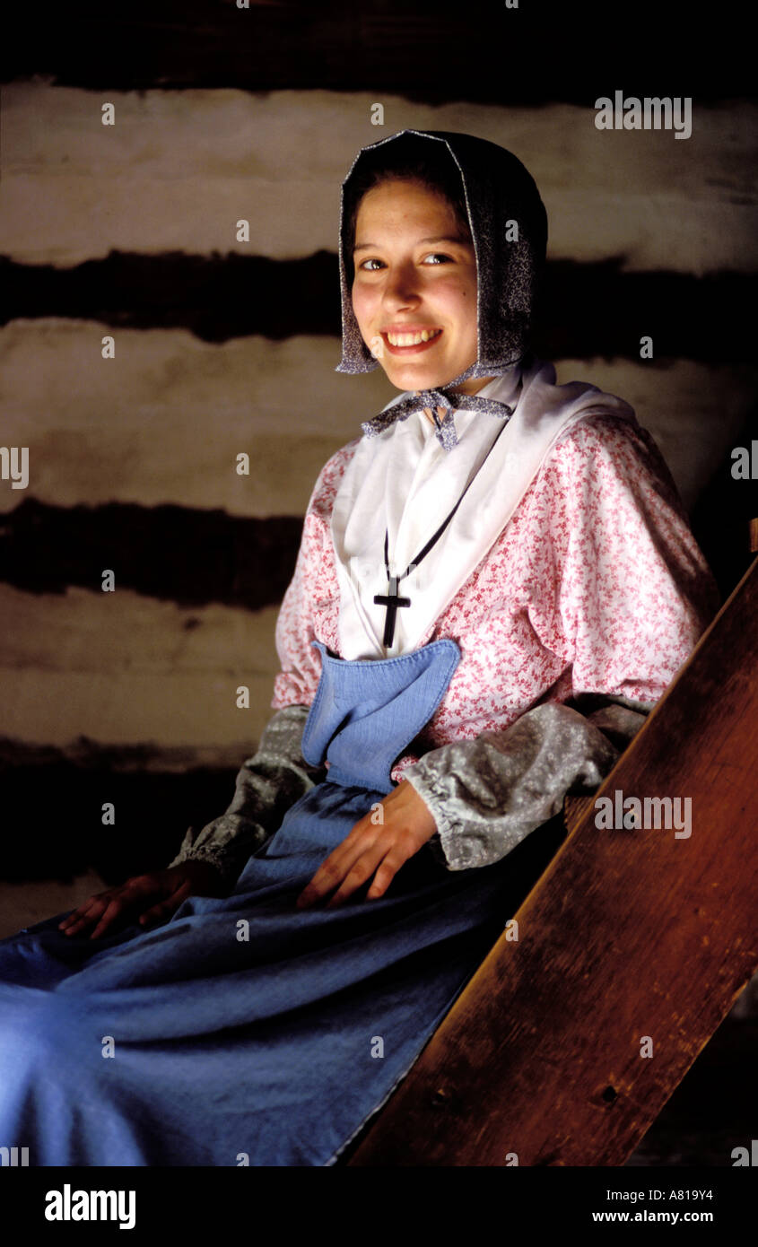 Acadian costume hi-res stock photography and images - Alamy
