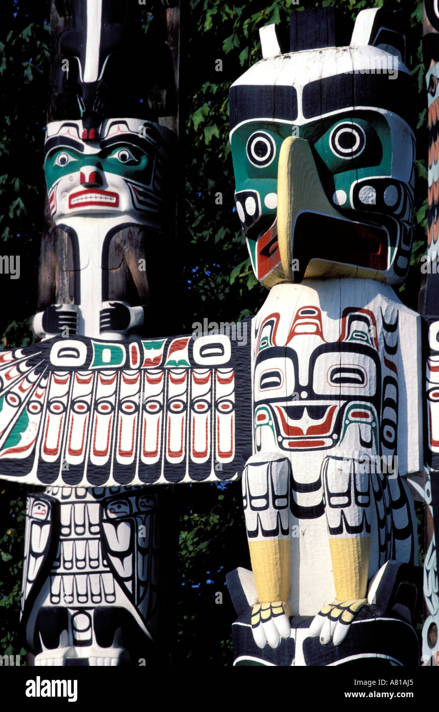 Canada, British-Columbia, Haïdas totems in the Stanley park at ...