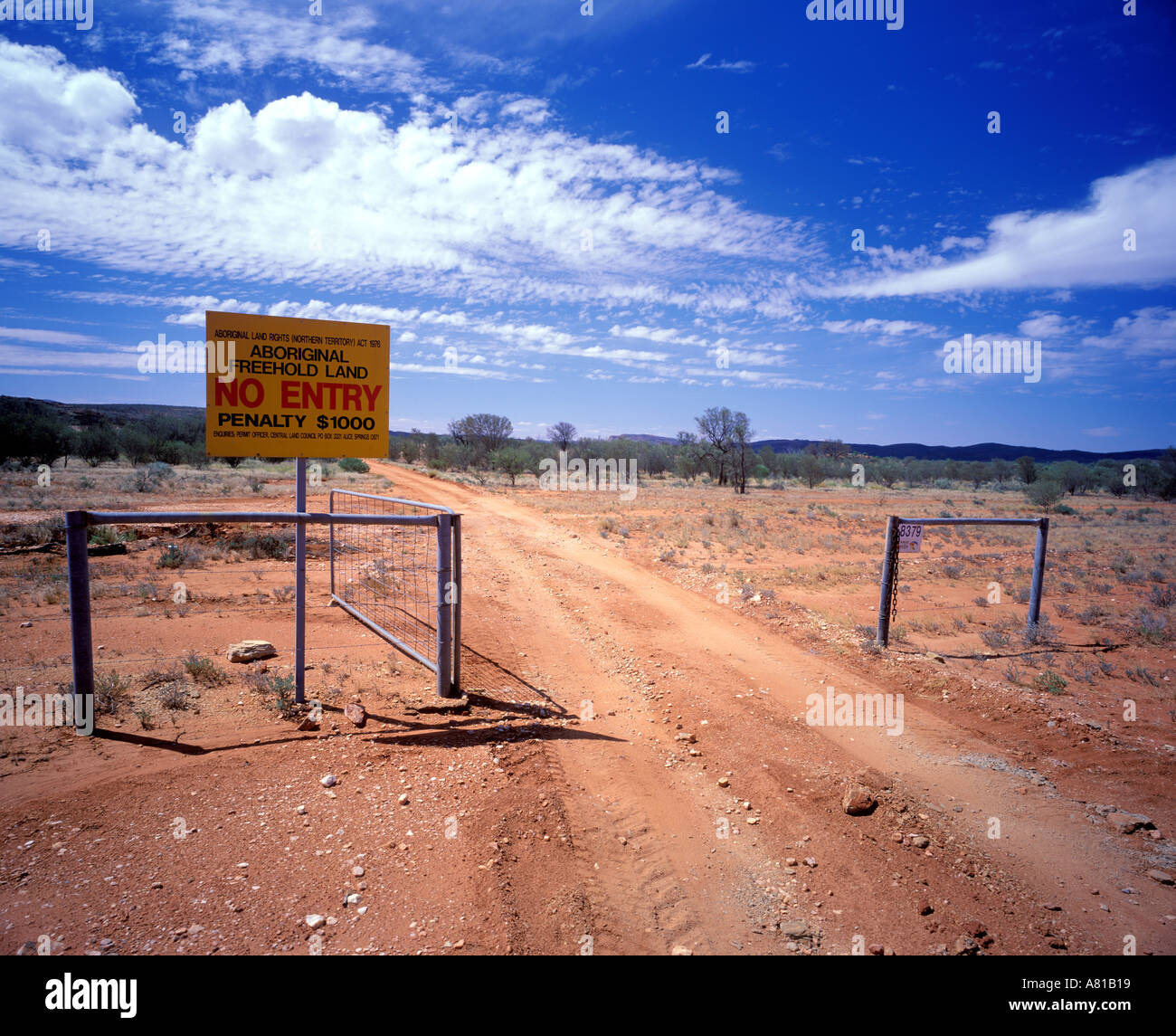 Aboriginal freehold land and sign warning of trespassing in central ...