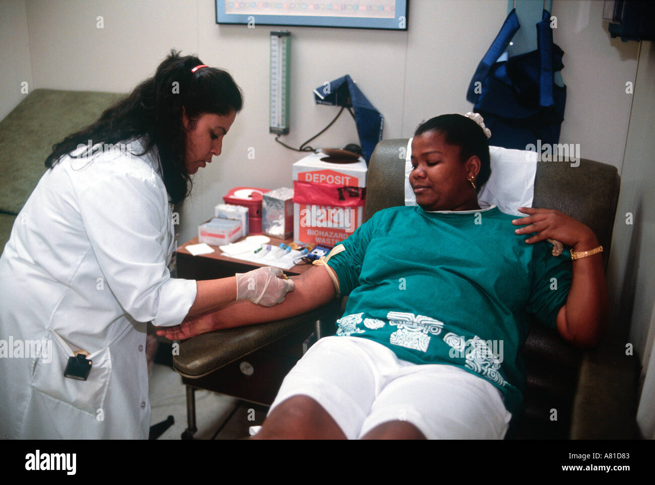 pregancy child birth blood testing Stock Photo - Alamy