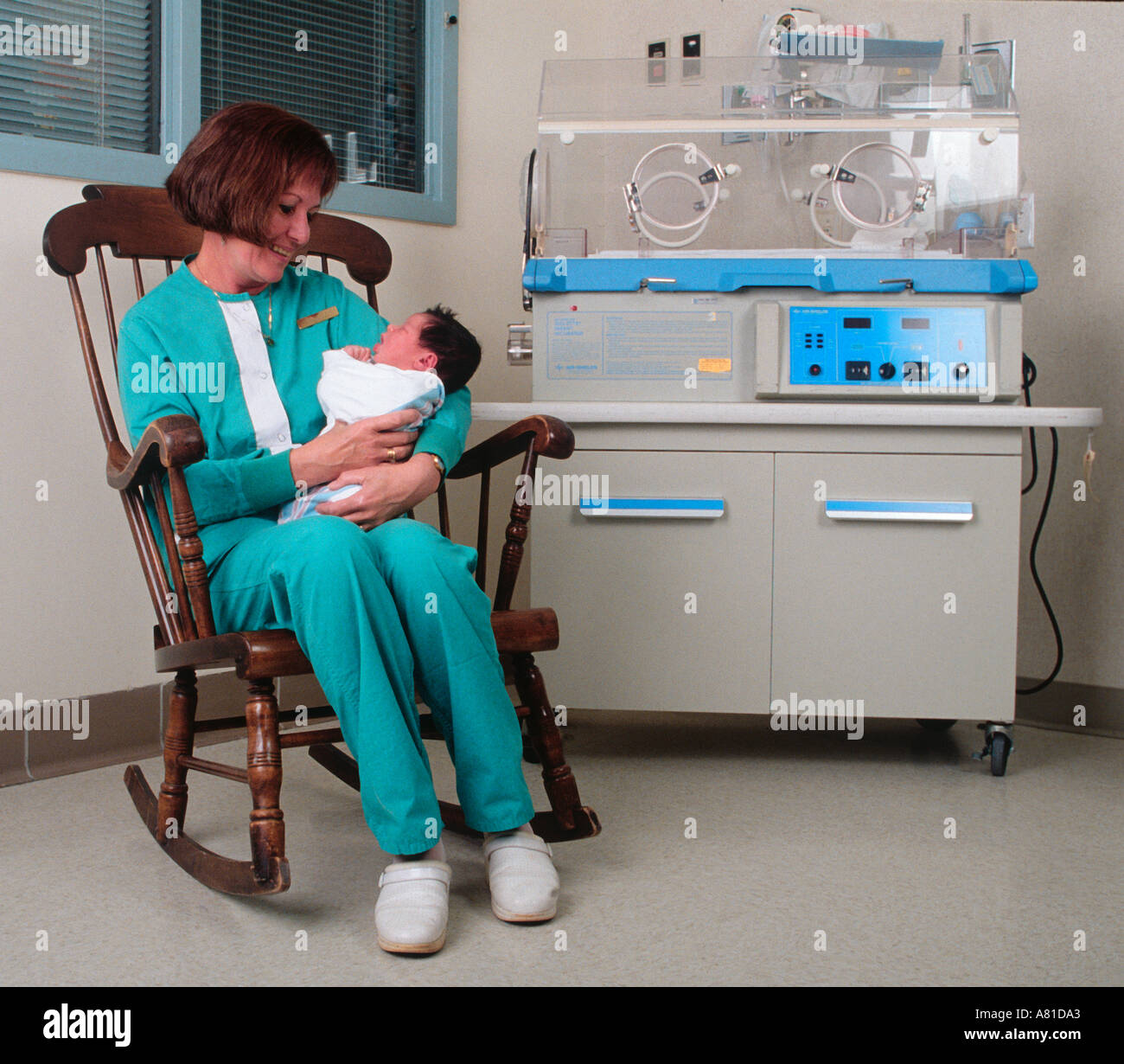 An infant in an oxygen tent hi-res stock photography and images - Alamy