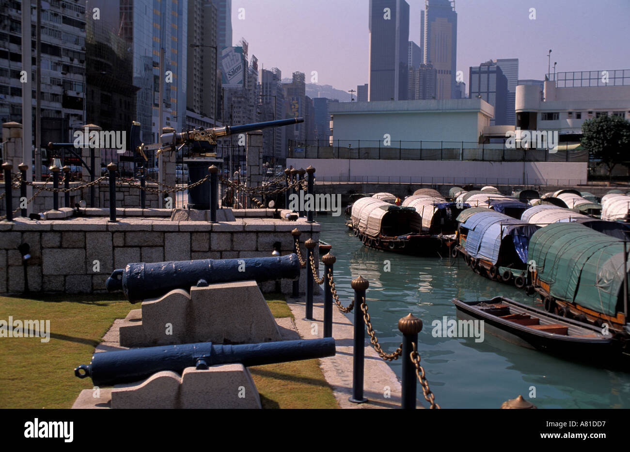 Noon day gun hong kong hi-res stock photography and images - Alamy